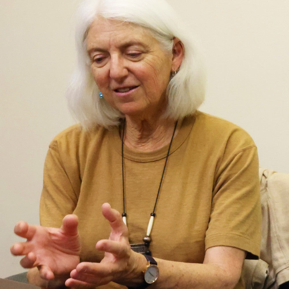 GOTSの、その先へ。オーガニックコットンの母サリー・フォックスと探る、次世代に繋ぐ「本物」のものづくり ｜ 高級無地Tシャツ専門店 | 《公式》EIJI 1926（エイジ）